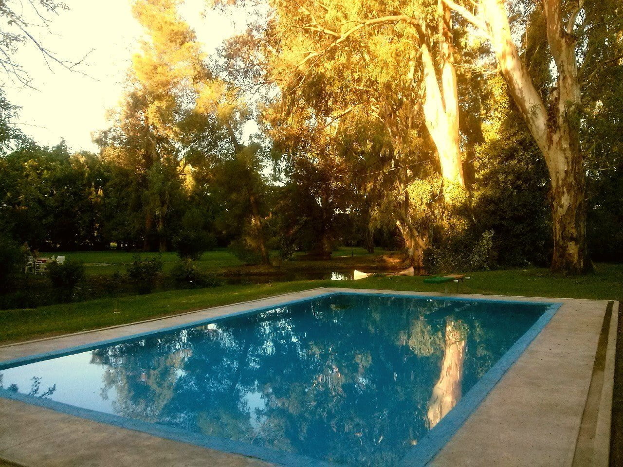 Casona señorial con maravilloso parque y pileta de uso exclusivo - Vacacioneros